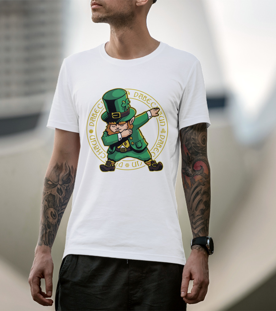 St Patrick's Day Dabbing Leprechaun With Shamrock Hat T-Shirt