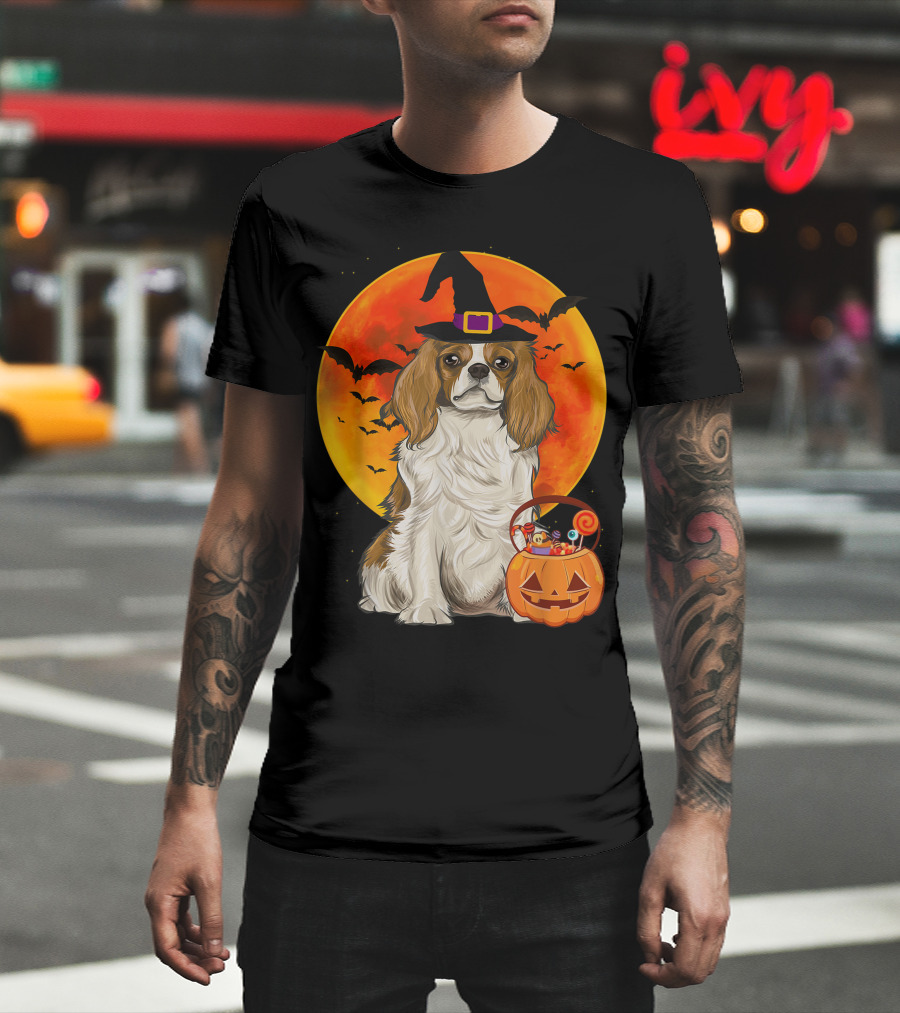 Halloween Cavalier Charles Spaniel With Pumpkin And Bats T-Shirt