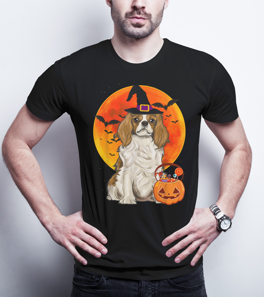 Halloween Cavalier Charles Spaniel With Pumpkin And Bats T-Shirt