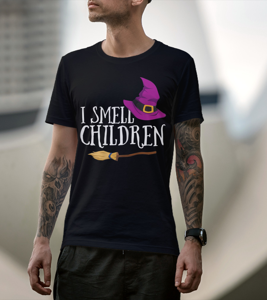 I Smell Children Halloween Witch Hat And Broom T-Shirt