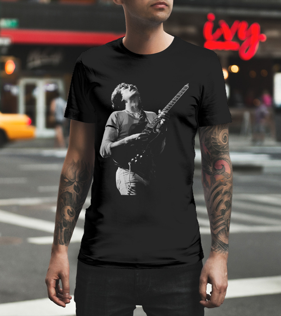 Stn Electric Guitarist In Concert Performance Black And White T-Shirt