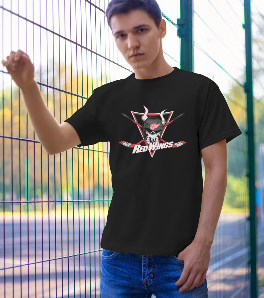 Detroit Red Wings Skull With Horns And Crossed Hockey Sticks T-Shirt