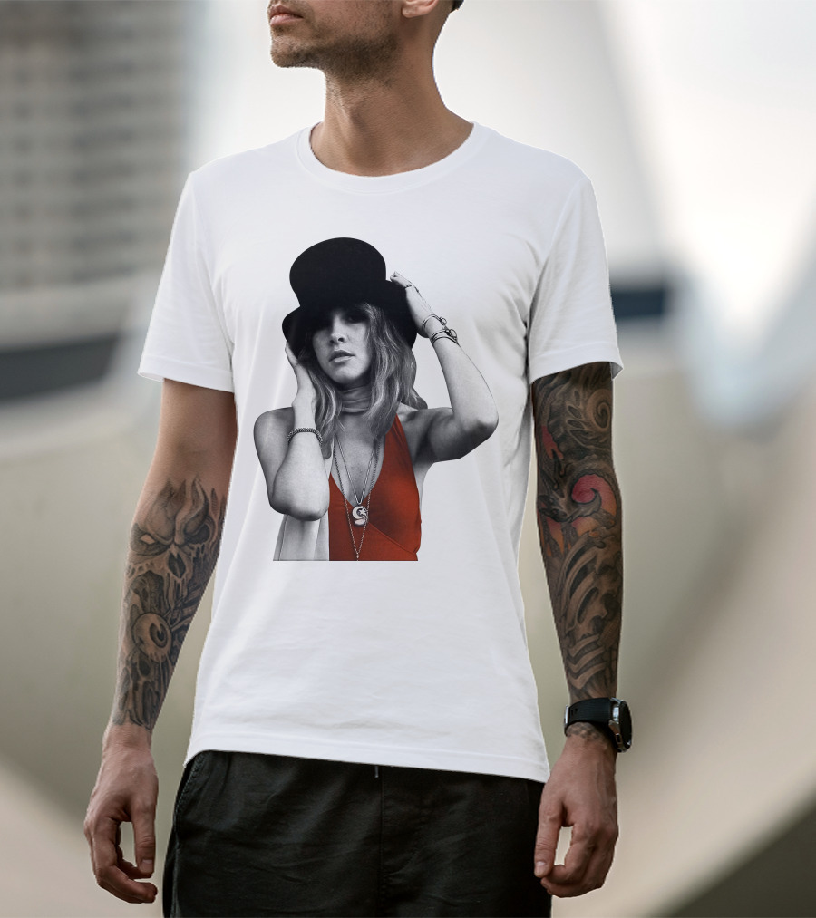 Vintage Style Woman With Hat And Jewelry T-Shirt