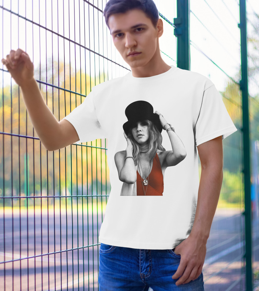 Vintage Style Woman With Hat And Jewelry T-Shirt