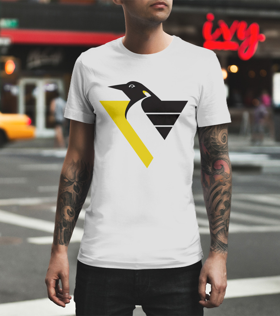 Pittsburgh Penguins Retro Penguin Triangles T-Shirt