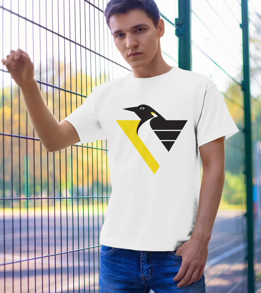 Pittsburgh Penguins Retro Penguin Triangles T-Shirt