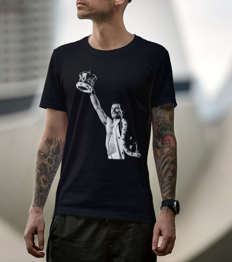 Qun Freddie Mercury Raising Crown Iconic Moment T-Shirt