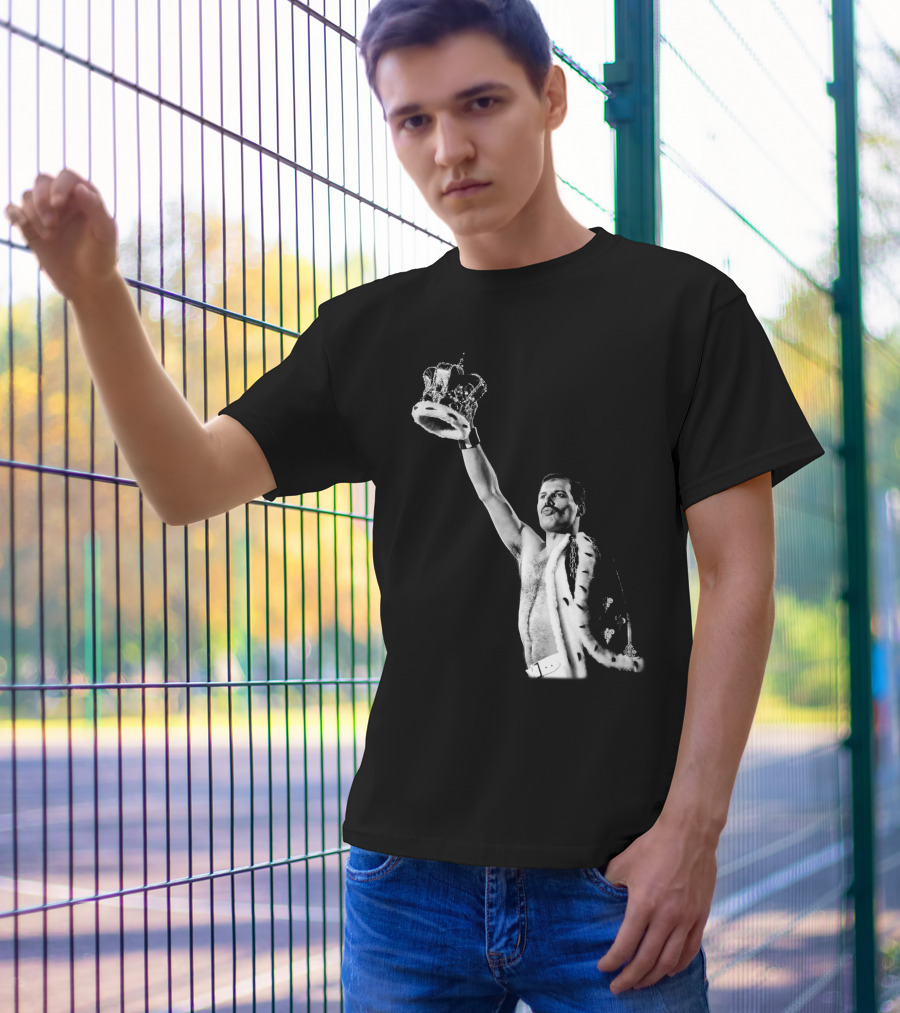 Qun Freddie Mercury Raising Crown Iconic Moment T-Shirt