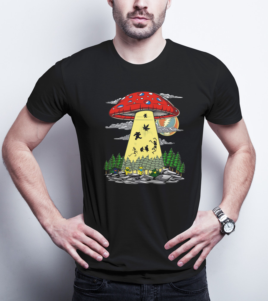 Grateful Dead Dancing Bears Under Psychedelic Mushroom Spaceship T-Shirt