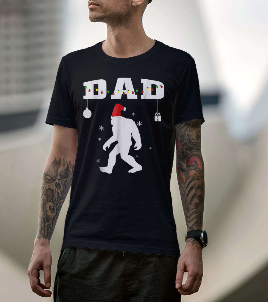 Dad Bigfoot Santa Christmas Family T-Shirt