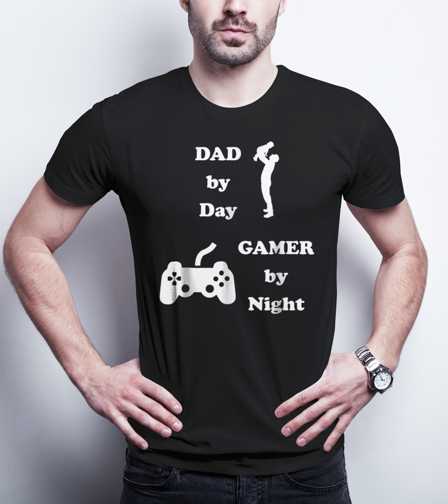 DAD By Day GAMER By Night Gamer Dad Controller T-Shirt