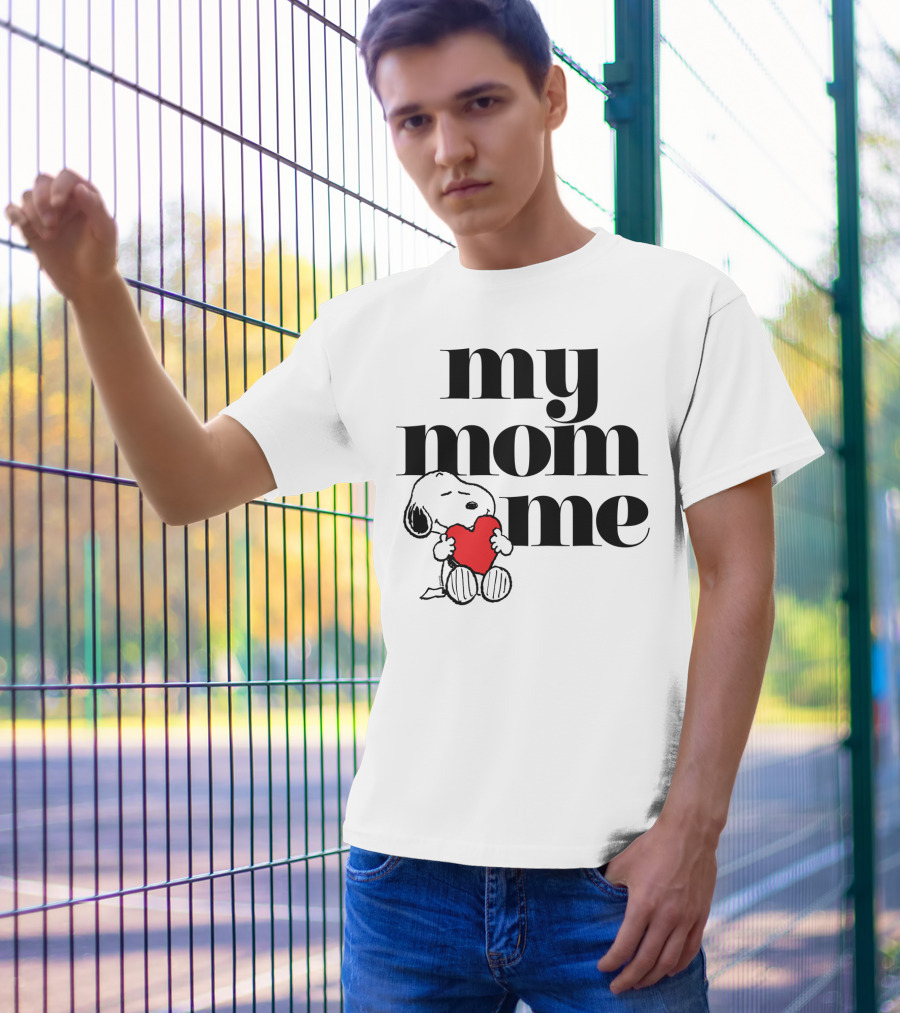 Peanuts Snoopy My Mom Loves Me Heart T-Shirt