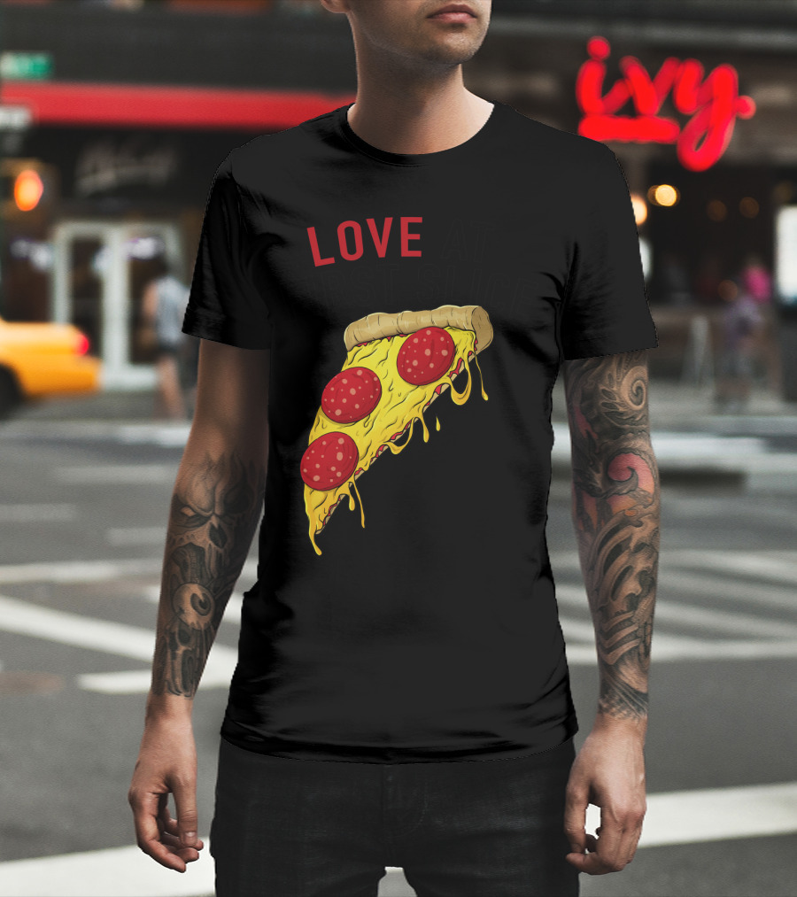 LOVE AT FIRST SLICE Pizza Men Girls Mom And Baby68 T-Shirt