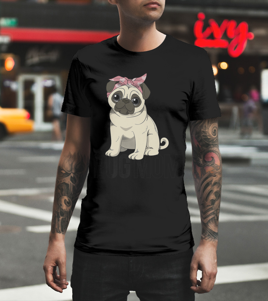Pug Mom Cute Pug With Pink Bandana T-Shirt