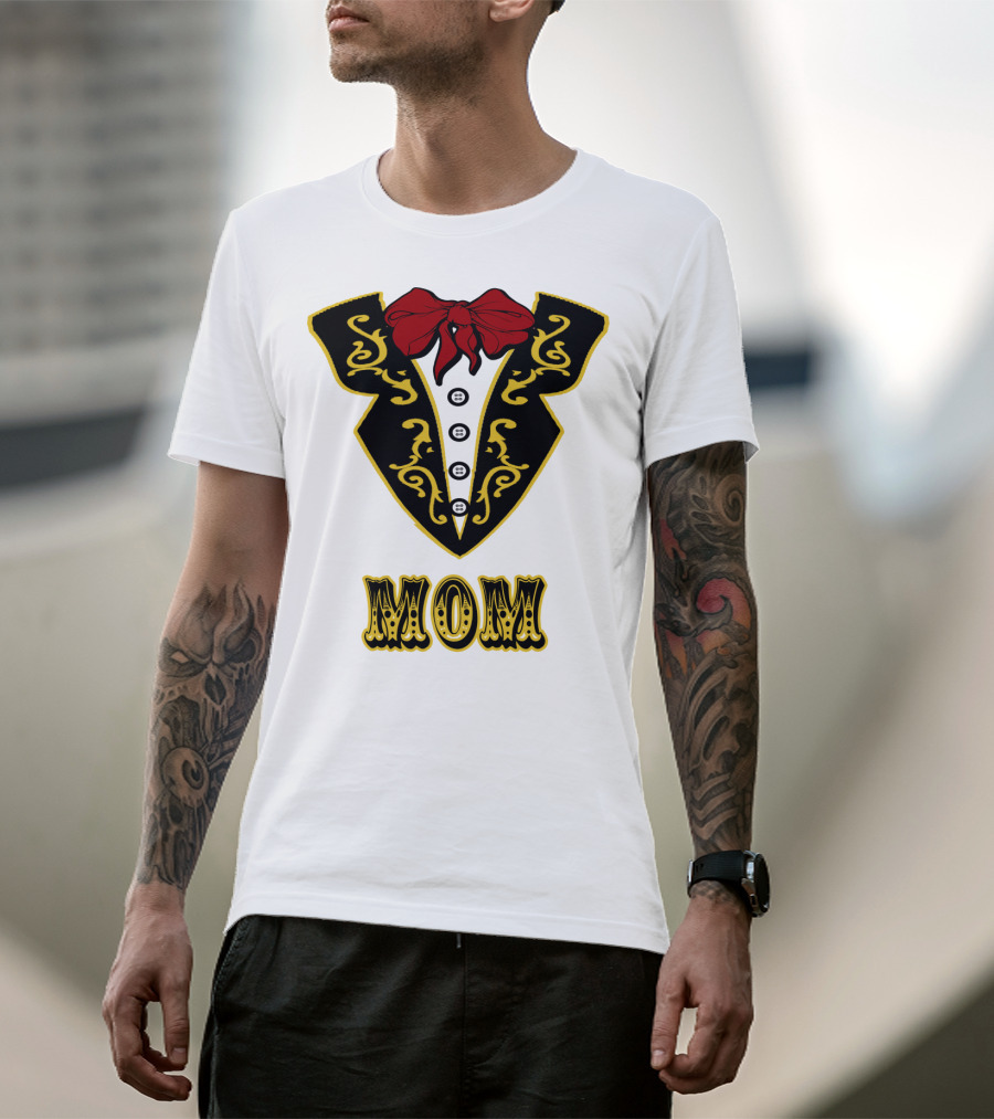 Mom Ringmaster Circus Birthday Party T-Shirt