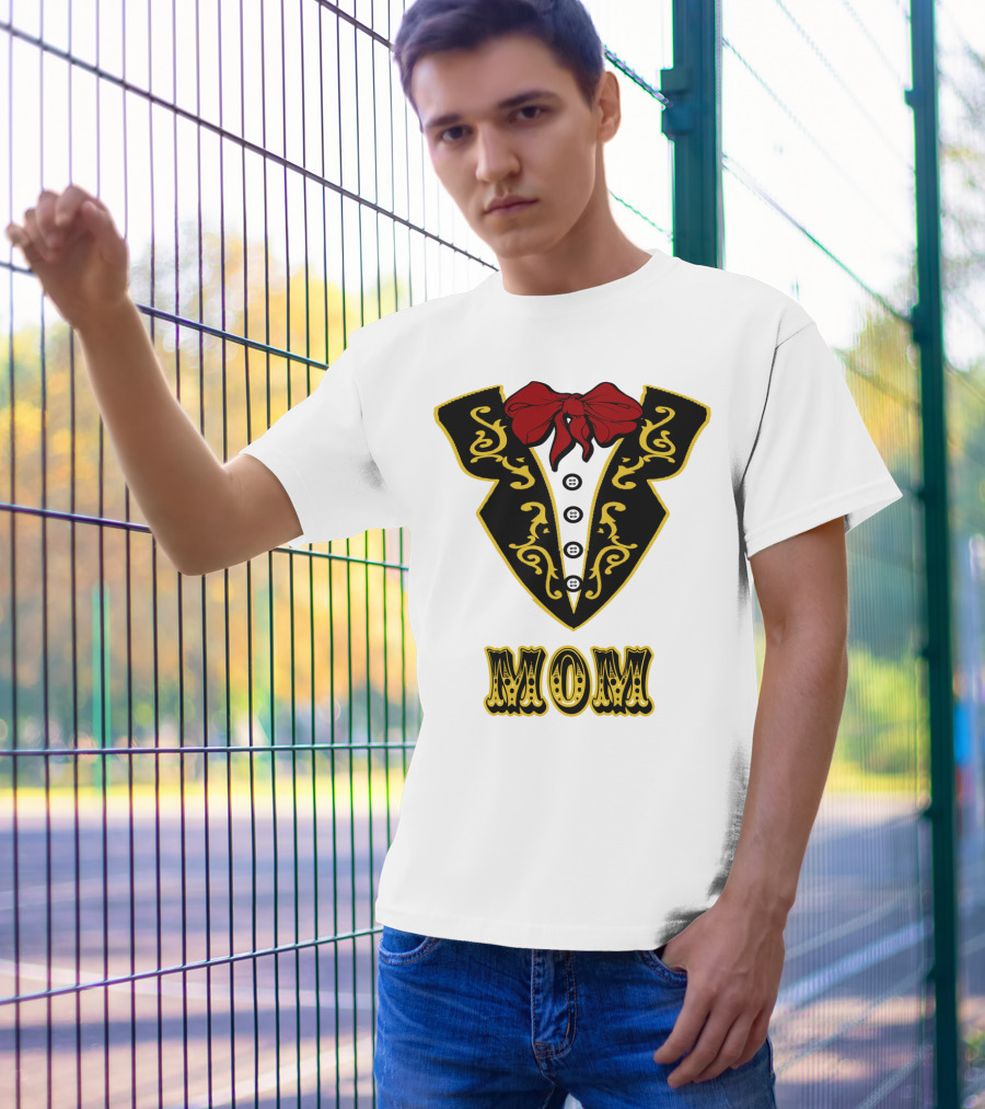 Mom Ringmaster Circus Birthday Party T-Shirt