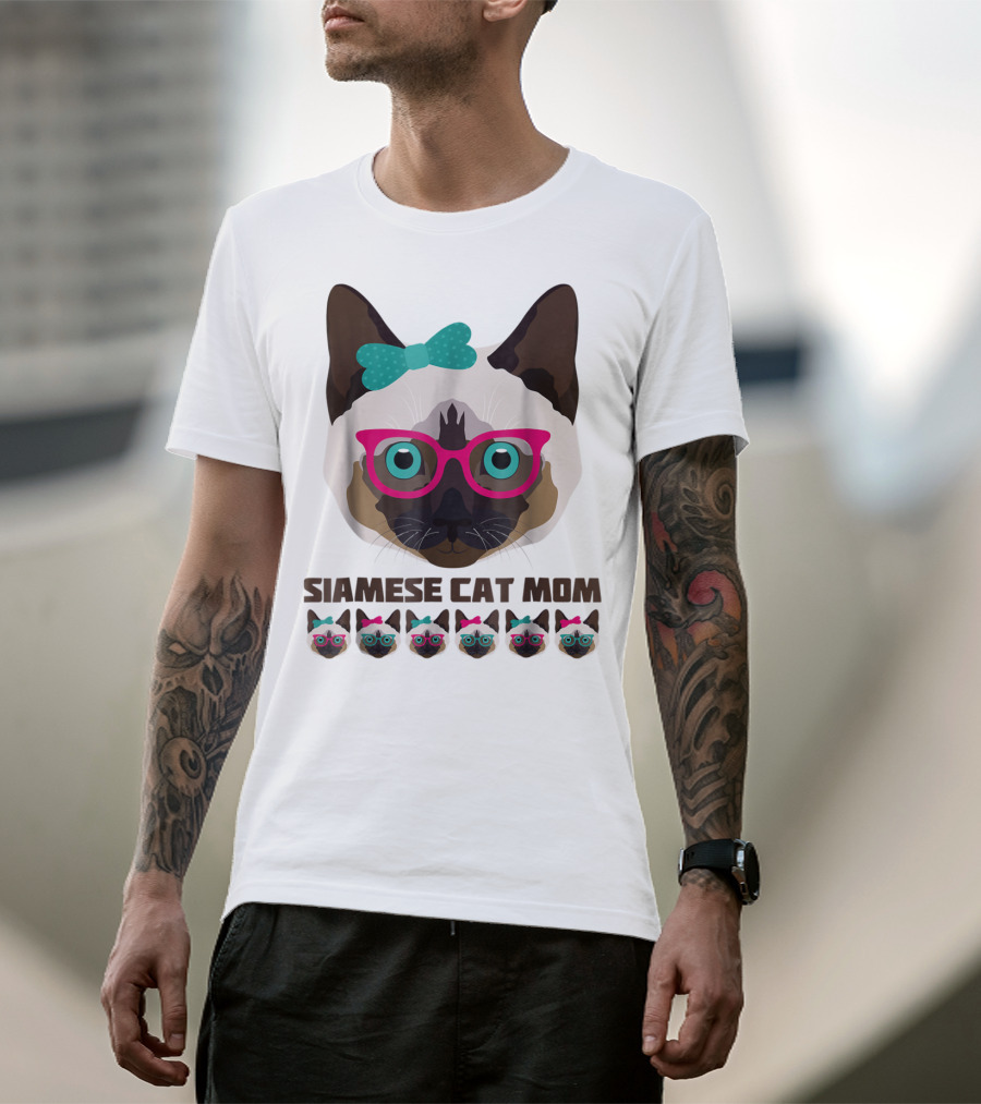 Siamese Cat Mom Cute Funny Cat Lover With Glasses And Bow T-Shirt