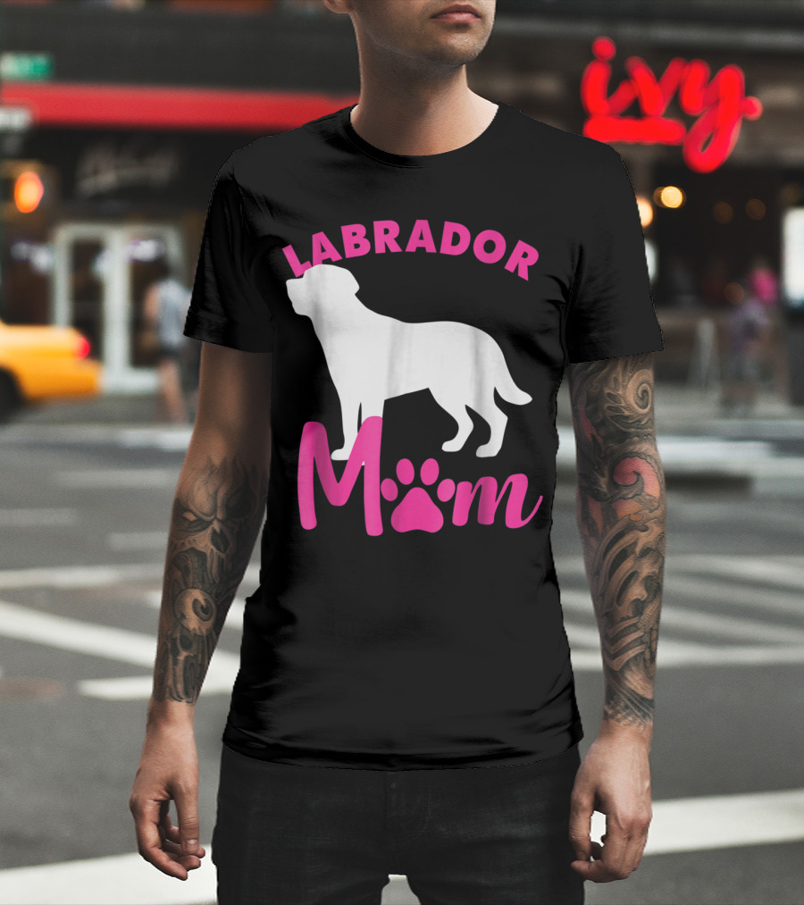 LABRADOR MOM T-Shirt