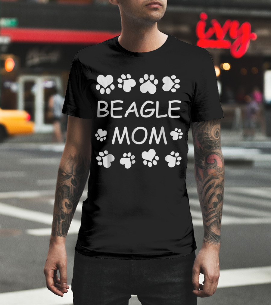 Beagle Mom Paw Print Hearts Christmas Birthday T-Shirt