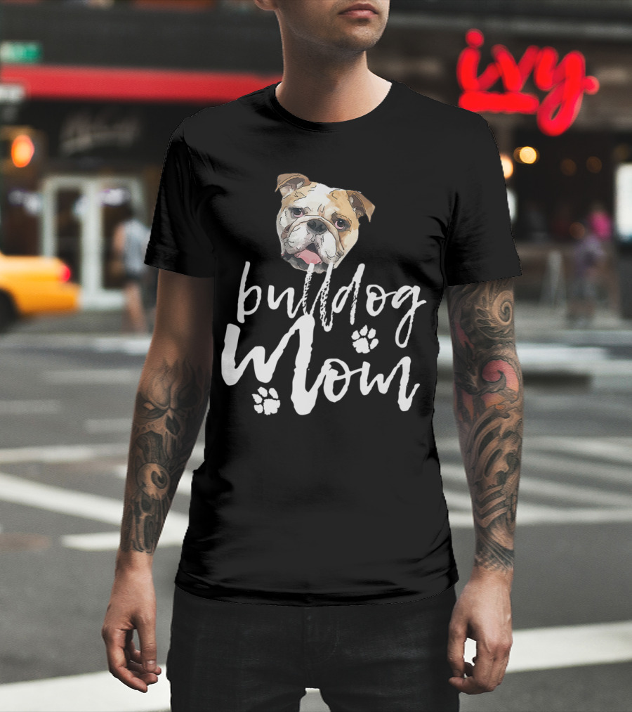 Bulldog Mom Adorable Dog Face With Paw Prints T-Shirt