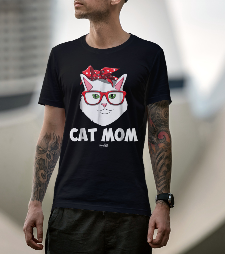 Cat Mom Funny Cat Lover With Glasses And Red Bow T-Shirt