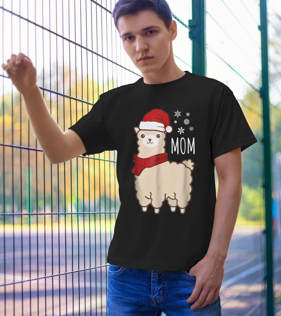 Christmas Mom Llama Cria Herd Xmas Mother Santa Hat Snowflakes T-Shirt