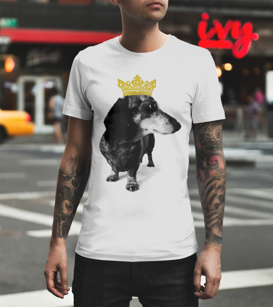 Cute Dachshund Princess With Golden Crown T-Shirt