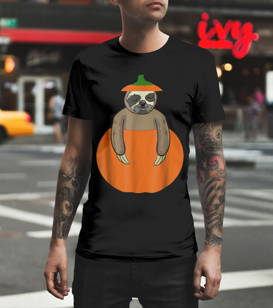 Cute Sloth Pumpkin Halloween Costume For Teacher Mom And Dad T-Shirt