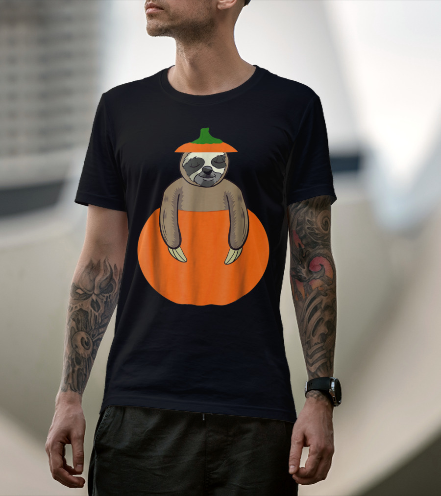 Cute Sloth Pumpkin Halloween Costume For Teacher Mom And Dad T-Shirt