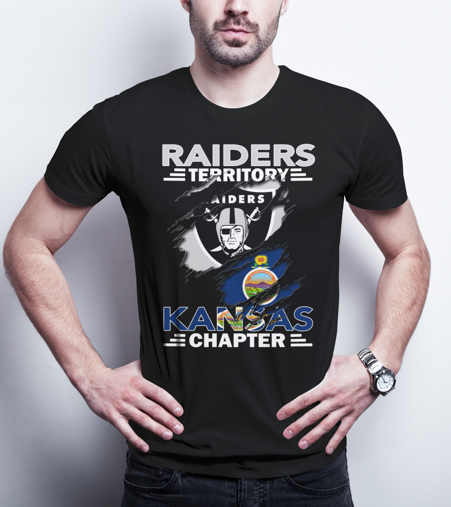 Raiders Territory Kansas Chapter עם סמל ומשני דגלים T-Shirt