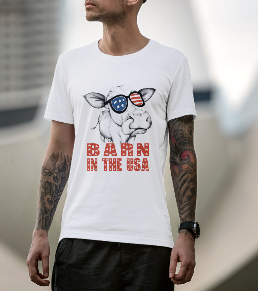Barn In The USA Patriotic Flag Sunglasses Cow T-Shirt