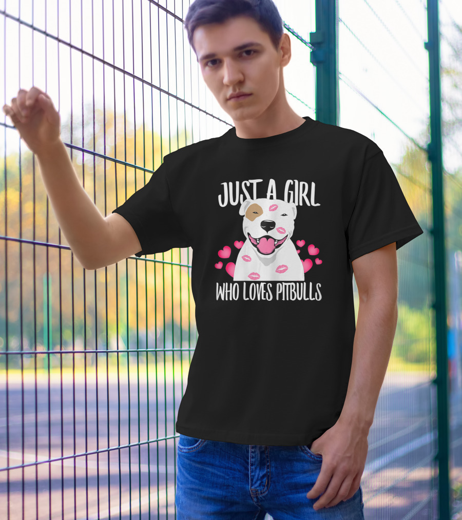 Just A Girl Who Loves Pitbulls With Heart And Kiss Motif T-Shirt