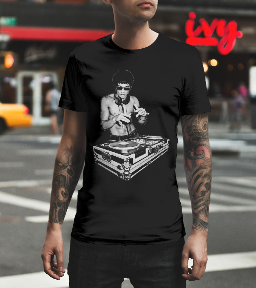 Bruce Lee Mixing Vinyl DJ Decks T-Shirt