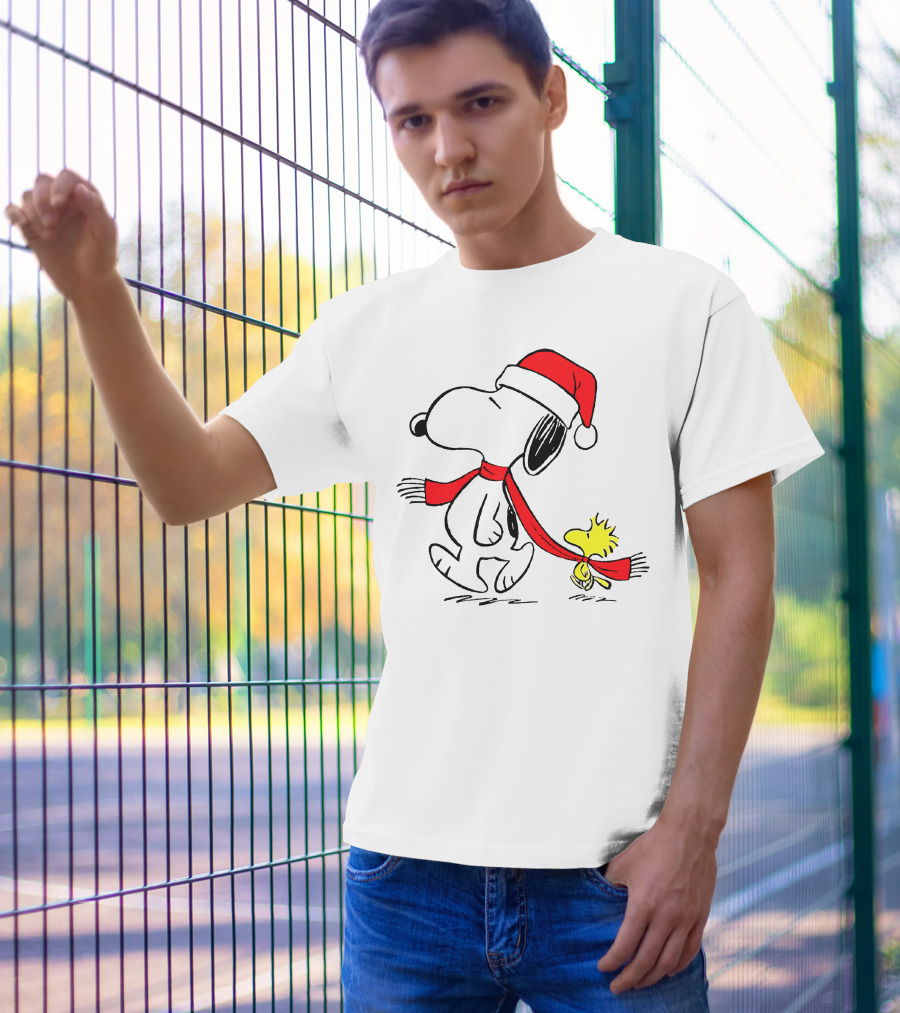 Snoopy Woodstock Charlie Brown Christmas Santa Hat Natalan T-Shirt