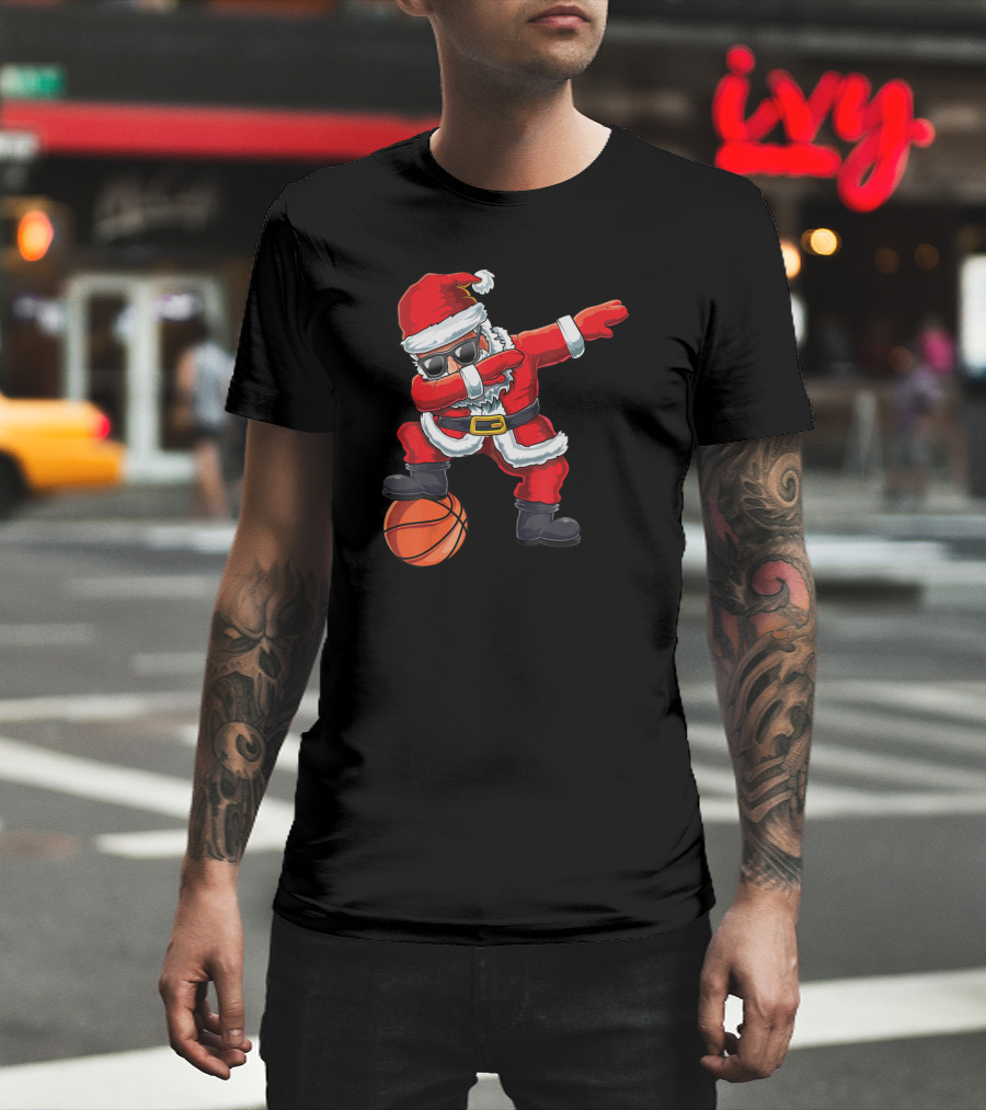 Christmas Santa Dabbing On Basketball Court Holiday Fun T-Shirt