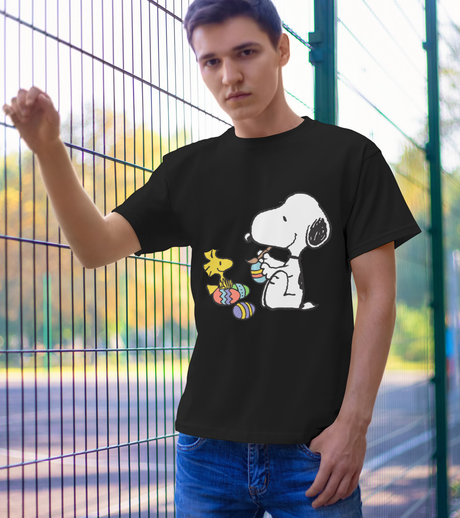 Peanuts Snoopy And Woodstock Painting Easter Eggs T-Shirt