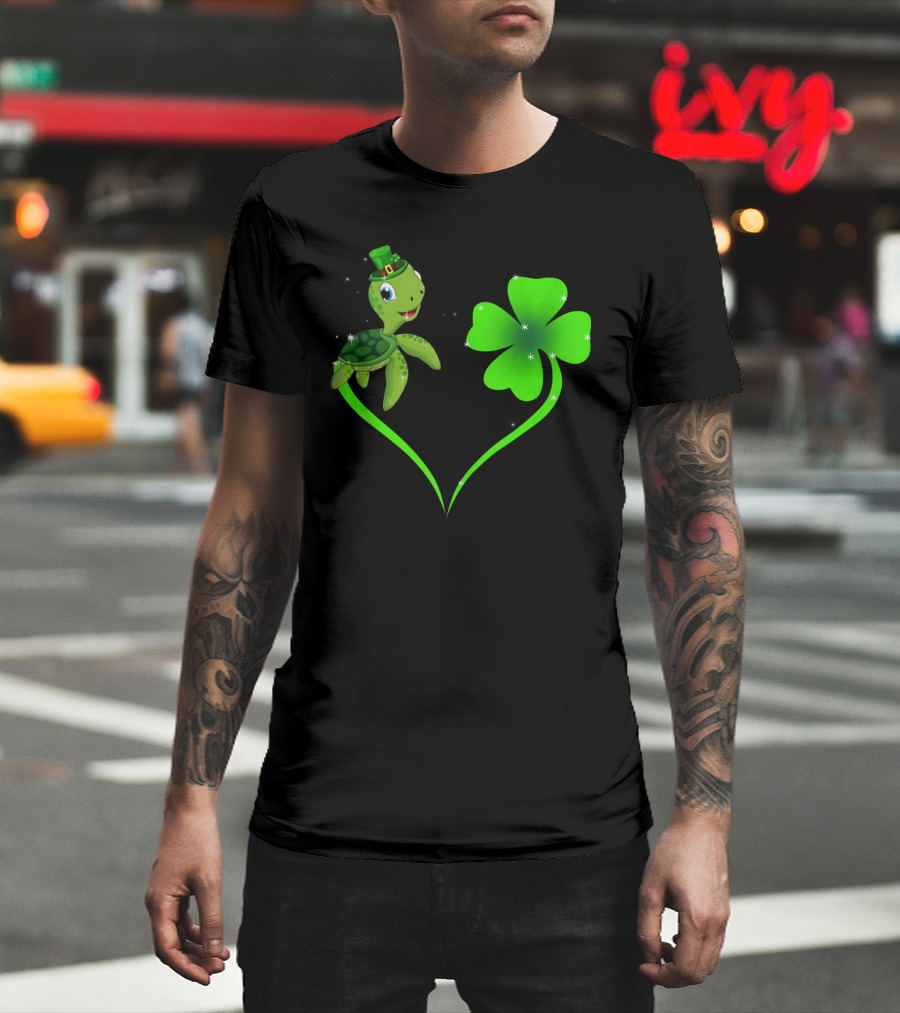 Happy St Patrick's Day Shamrock Turtle With Leprechaun Hat And Green Heart T-Shirt