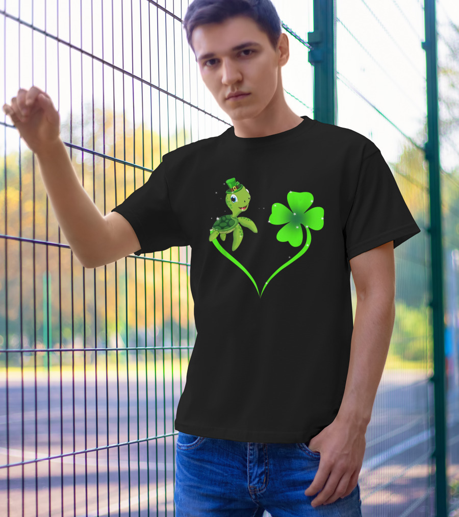 Happy St Patrick's Day Shamrock Turtle With Leprechaun Hat And Green Heart T-Shirt