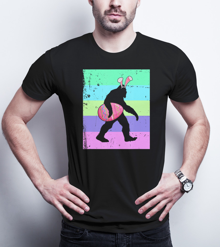Vintage Bigfoot Easter Bunny Eggs Sasquatch Retro Gradient T-Shirt