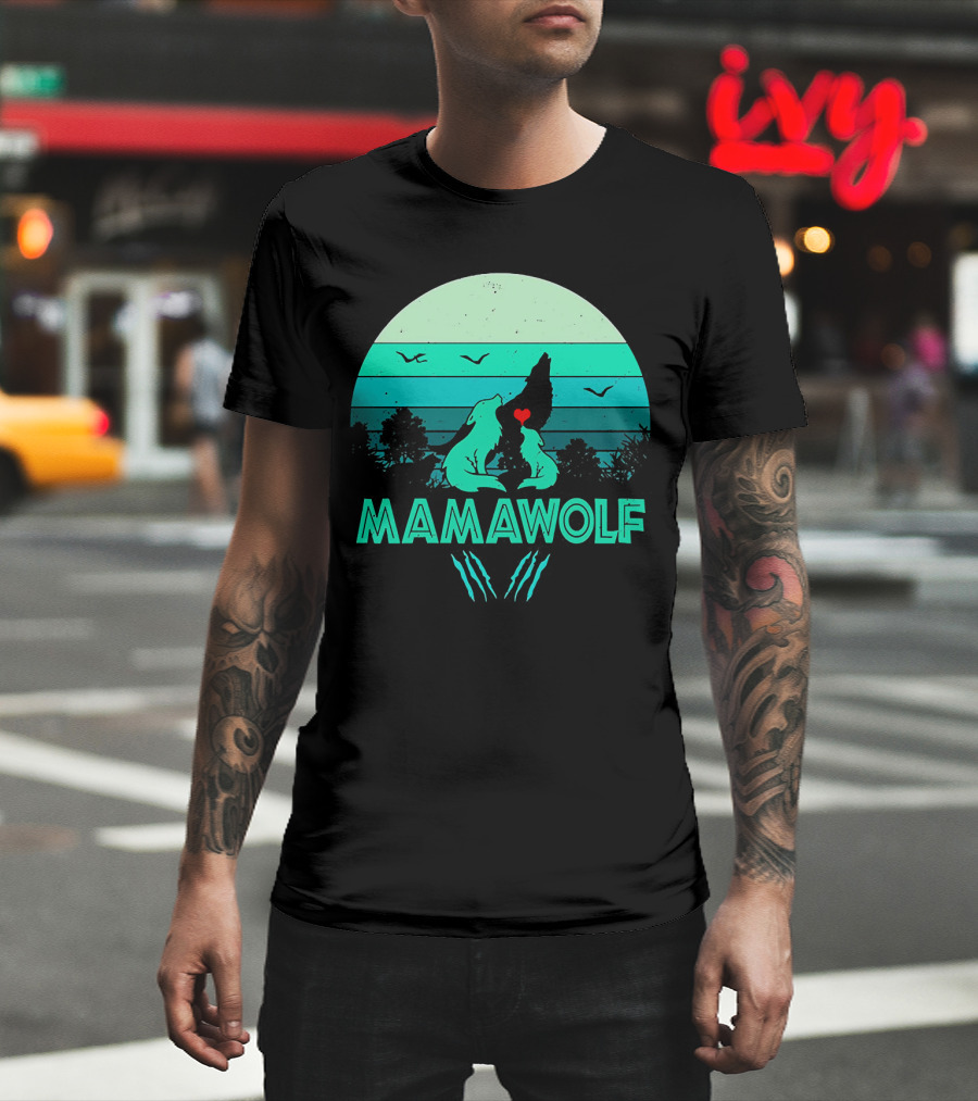 MAMAWOLF Babies Mom Vintage Wolf Heart Moon T-Shirt