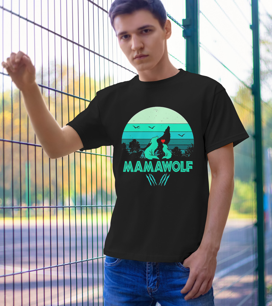 MAMAWOLF Babies Mom Vintage Wolf Heart Moon T-Shirt