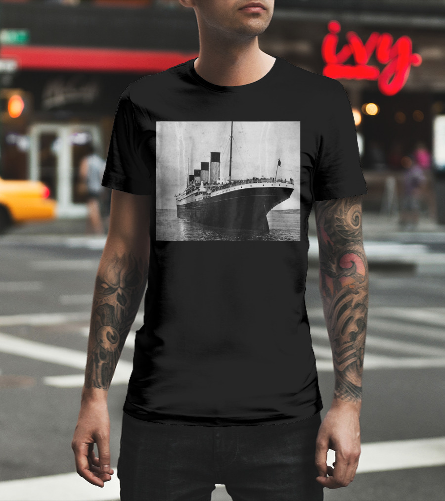 Kids The Titanic Setting Sail Iconic Ocean Liner Image T-Shirt