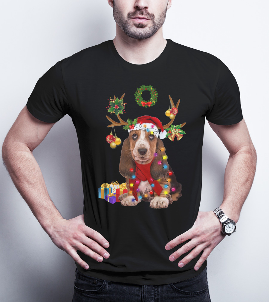 Basset Hound Santa Hat Reindeer Christmas Lights Wreath Holiday Gifts T-Shirt