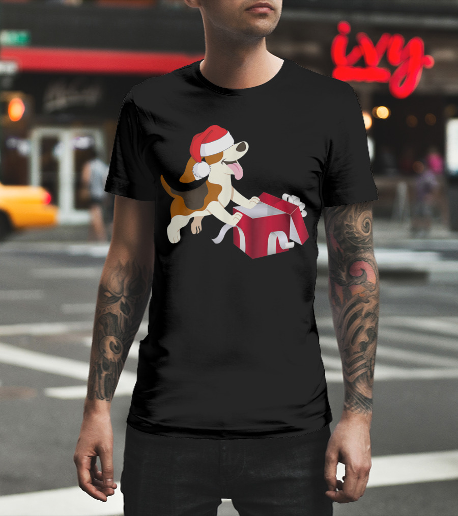 Beagle Dog Christmas Funny Santa Hat With Gift Box T-Shirt