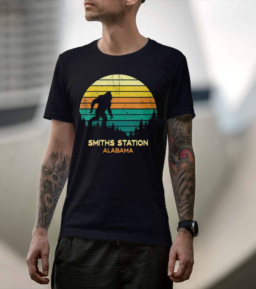 Smiths Station Alabama Retro Bigfoot Silhouette Vintage Sunset Forest T-Shirt