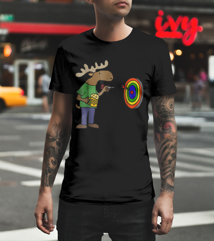 SmileteesHob Funny Moose With Beer Throwing Darts At Colorful Target T-Shirt