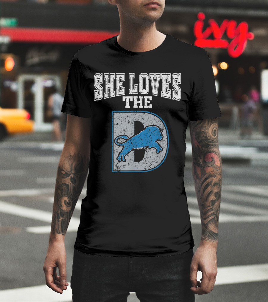 She Loves The D Detroit Michigan Lion Logou T-Shirt