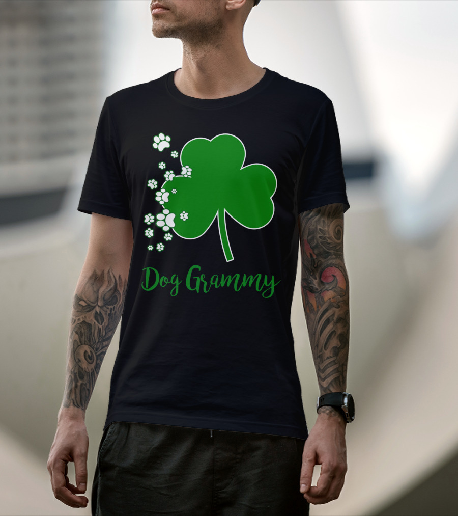 Dog Grammy Irish Shamrock With Paw Prints Best Grandmother's T-Shirt