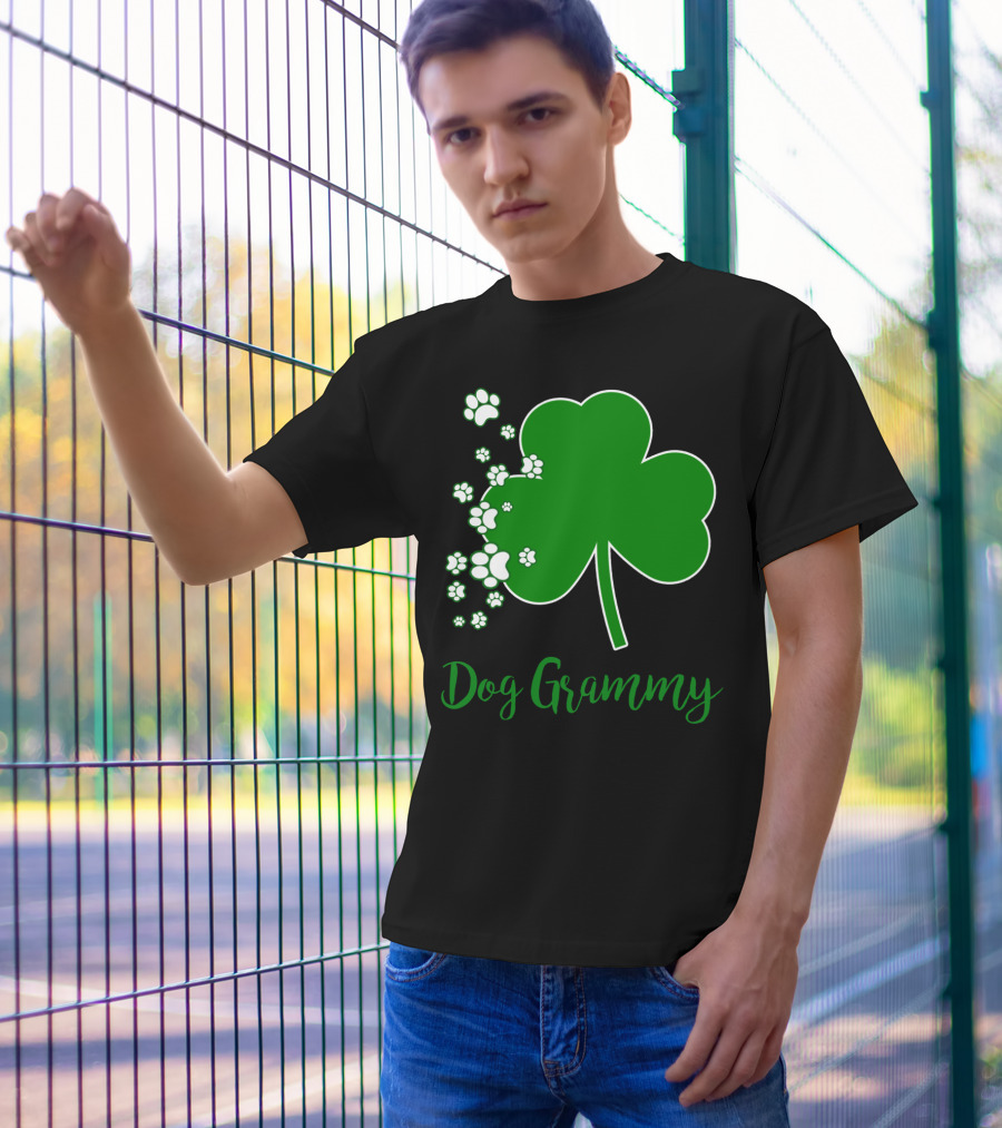 Dog Grammy Irish Shamrock With Paw Prints Best Grandmother's T-Shirt