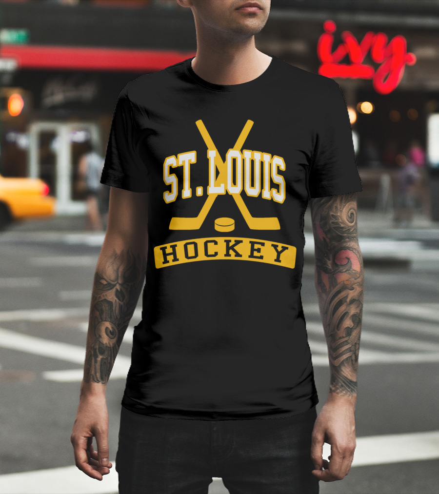 St. Louis Hockey Vintage Crossed Sticks And Puck T-Shirt
